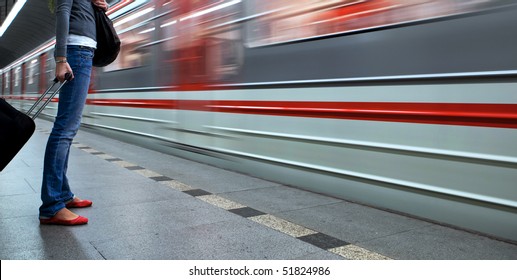17,667 Fast moving passenger train Images, Stock Photos & Vectors ...