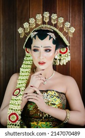 139 Putri solo Images, Stock Photos & Vectors | Shutterstock