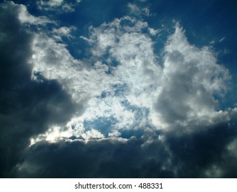 857 Sun peeking through clouds Images, Stock Photos & Vectors | Shutterstock