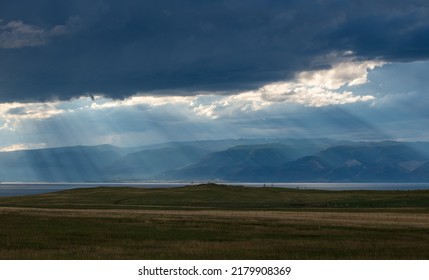 14,625 Sun rays through mountains Images, Stock Photos & Vectors ...
