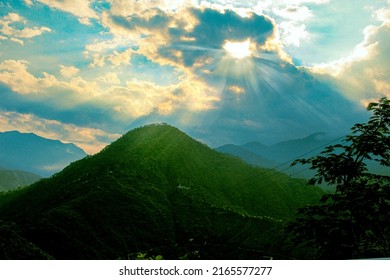 234 Sun Rays Could Images, Stock Photos & Vectors | Shutterstock