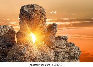 Sun Rays Pushing Through Rock Stockfoto 55932124 | Shutterstock