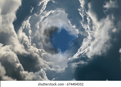 520 Light piercing through clouds Images, Stock Photos & Vectors ...