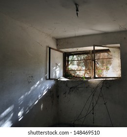 101 Light reflection through broken glass Images, Stock Photos ...