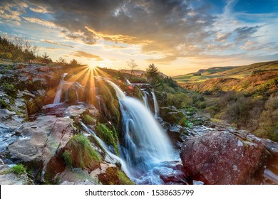 1,629 Waterfall loop Images, Stock Photos & Vectors | Shutterstock