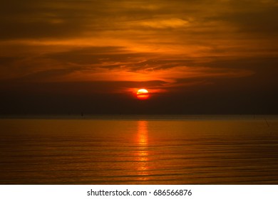 Sunset Reflection Into Sea Stock Photo 686566876 | Shutterstock