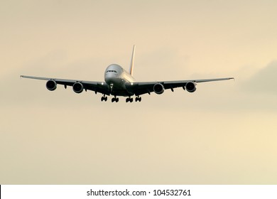 Boeing 737 Landing Vector Stock Vector (Royalty Free) 763172728