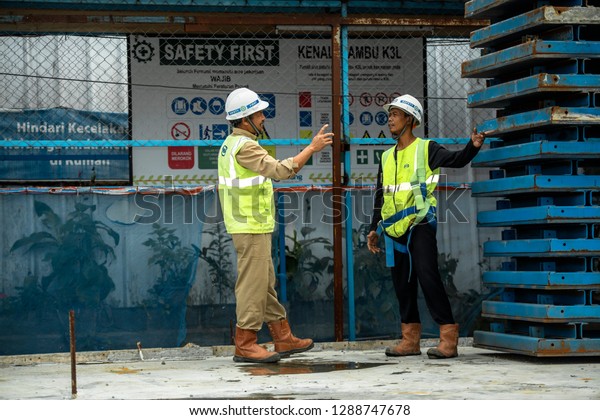 Supervisor Work Discussing Executor Work On Stock Photo 1288747678 ...