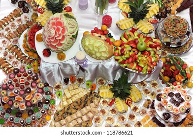 6,358 Kids buffet Images, Stock Photos & Vectors | Shutterstock