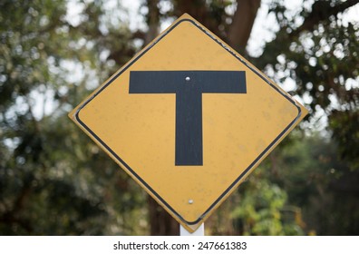 875 imágenes de T junction sign - Imágenes, fotos y vectores de stock ...