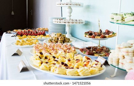 206 Function Platters Images, Stock Photos & Vectors | Shutterstock