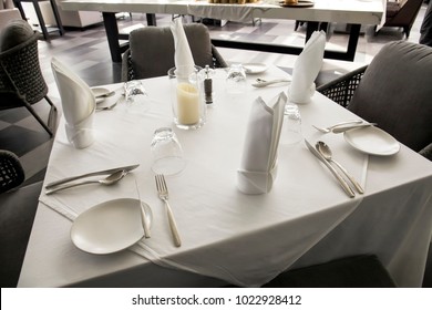 Table Setting Complete Dinner Restaurant Stock Photo 1022928412 ...