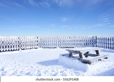 Table Snow Stock Photo 556291408 | Shutterstock