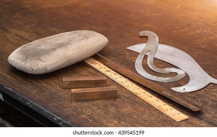 214,484 Tailor tools Images, Stock Photos & Vectors | Shutterstock