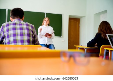Teacher Explaining Something Stock Photo 642680083 | Shutterstock