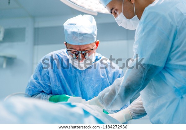 Team Work Surgeons Doing Surgery Patient Stock Photo 1184272936 ...