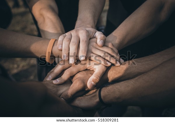 256,713 fotos de Manos unidas colores - Fotos, imágenes y otros ...