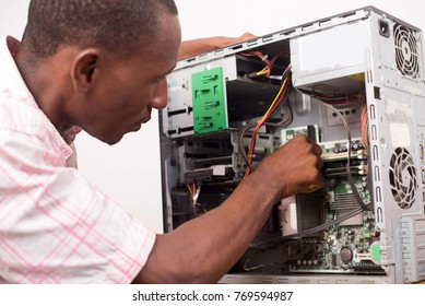 922 African american computer repair Images, Stock Photos & Vectors ...