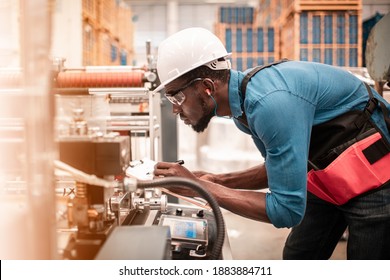 393,135 Man Working On Machines Images, Stock Photos & Vectors ...