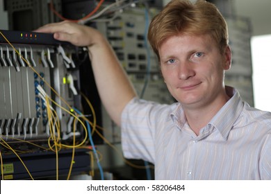 1,505 Fiber optic worker Images, Stock Photos & Vectors | Shutterstock