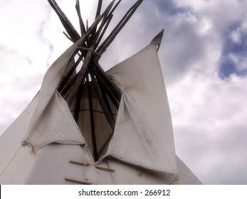 277 First nation teepee Images, Stock Photos & Vectors | Shutterstock