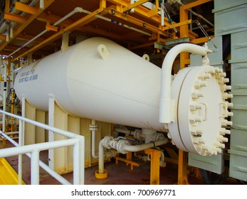 Photo de stock Test Separator On Wellhead Platform Offshore 700969771 ...