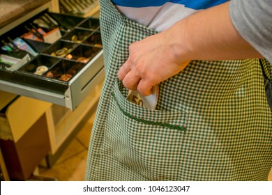 2,351 Employee theft Images, Stock Photos & Vectors | Shutterstock