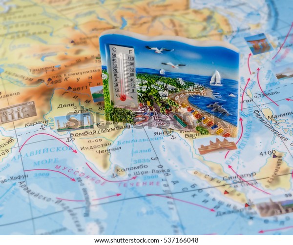 Thermometer On World Map Stock Photo 537166048 | Shutterstock