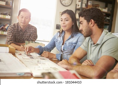 659 People Sitting Around Table Having Discussion Images, Stock Photos ...