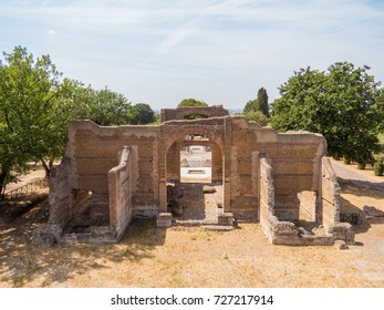Three Exedra Building Italian Edificio Con Stock Photo 727217914 ...