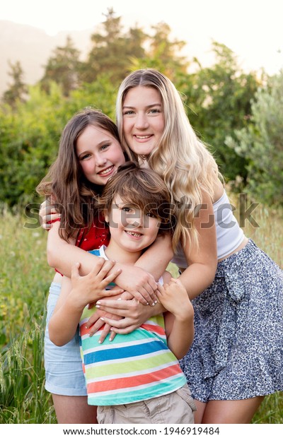 85,331 Sibling Portrait Images, Stock Photos & Vectors | Shutterstock