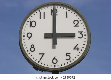 1,352 imágenes de 3 am clock - Imágenes, fotos y vectores de stock ...