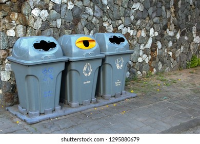 Three Types Garbage Trash General Waste foto stock 1295880679 ...