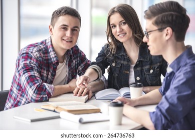 3,146 Three young students walk Images, Stock Photos & Vectors ...