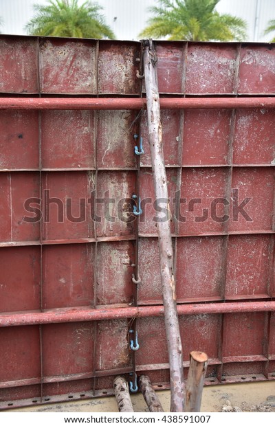 Timber Prop Bracing Retaining Wall Casting Stock Photo 438591007 ...