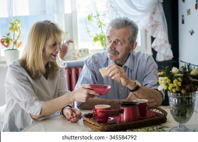 12,666 Old man drinking tea Images, Stock Photos & Vectors | Shutterstock
