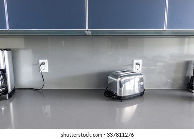125 Toaster Plugged In Stock Photos, Images & Photography | Shutterstock