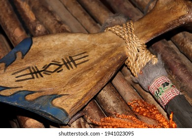 321 Native american tomahawk Stock Photos, Images & Photography ...