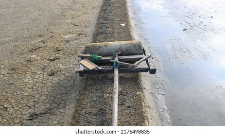 Tool Compacting Soil Process Making Salt Stock Photo 2176498835 ...