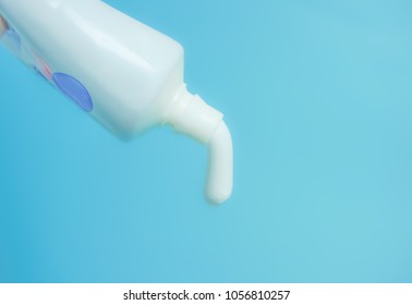 Toothpaste Light Blue Background Stock Photo 1070260343 | Shutterstock
