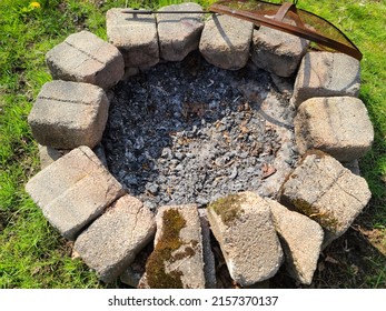 1,219 Fire pit top view Stock Photos, Images & Photography | Shutterstock