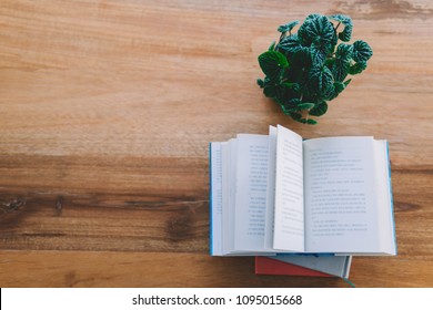 3,999 Book Shelf Top View Images, Stock Photos & Vectors | Shutterstock