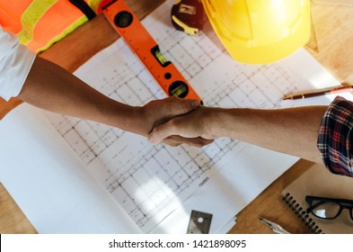 4,132 Home construction handshake Images, Stock Photos & Vectors ...