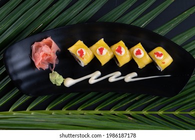 169 Soft shell crab maki Images, Stock Photos & Vectors | Shutterstock