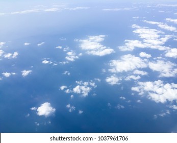16,585 Looking down on clouds Images, Stock Photos & Vectors | Shutterstock