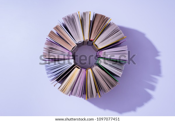 483,432 imágenes de Circle books - Imágenes, fotos y vectores de stock ...
