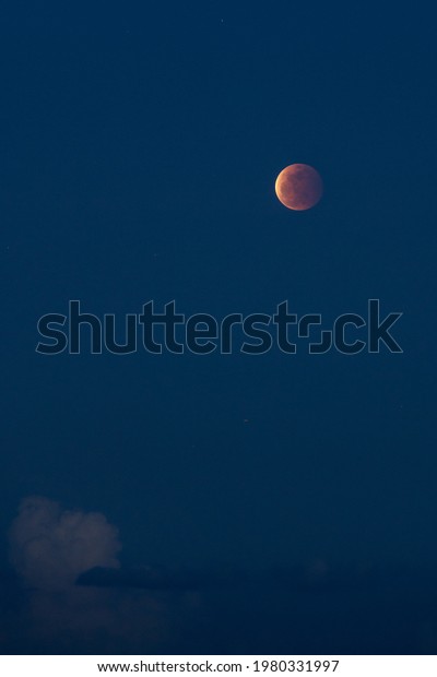 Total Lunar Eclipse Night Stock Photo 1980331997 | Shutterstock