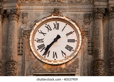 845 Clock latin numbers 图片、库存照片和矢量图 | Shutterstock
