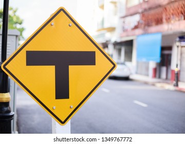 T-junction Images, Stock Photos & Vectors | Shutterstock
