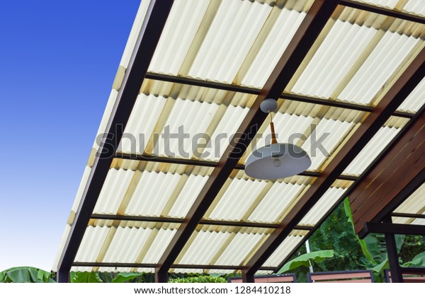 2,385 imágenes de Translucent roofing - Imágenes, fotos y vectores de ...